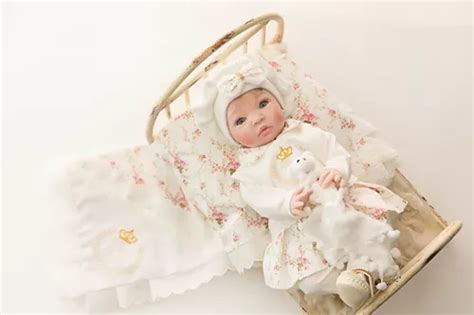 Boneca Bebe Reborn Membros Silicone Menina Bolsa Canguru