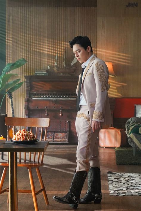 Cho Jung Seok Picture 조정석 Hancinema