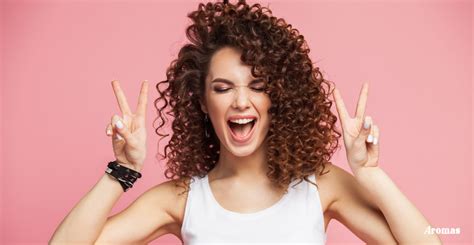 Consigue unos rizos definidos con el método Curly Belleza en todos