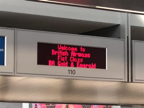 I Wonder What The Perks Are In Fist Class Rnotmyjob