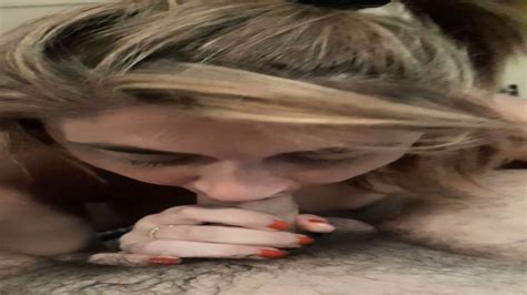 Boquete Da Esposa Liberada Corno No Trabalho Assistindo A Sua Puta