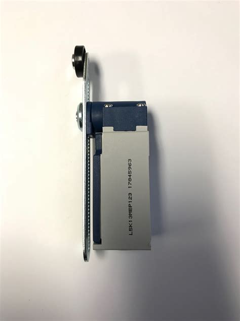 Emas Limit Switch E251518 240v 3a Rmt Revolution Machine Tools™