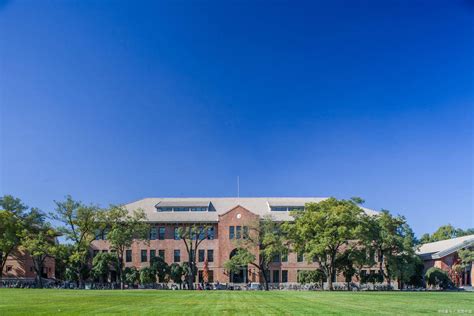 大学讲师工资揭秘！有人月薪6000，有人年薪30万，差距竟然这么大教学科研工作