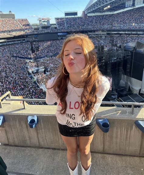 Redhead Cutie Sexy