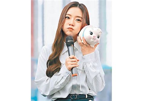 葛綽瑤 嘟嘴扮豬仔 東方日報