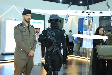 جهود وزارة الداخلية في خدمة ضيوف الرحمن الابتكار والتقنية لتجربة حج