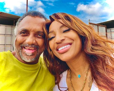 Miguel Hurst Elogia Desempenho De Neide Sofia Como Actriz Vai Dar O Que Falar Angorussia