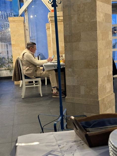 Dan Nicorescu A Uitat De Bunele Maniere Cum Se Comportă Milionarul La O întâlnire Foto