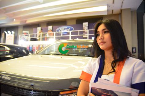 Cewek Seksi Spg Mobil