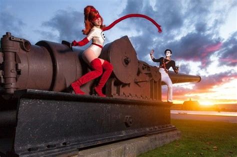 This Elastigirl Cosplay Is Just Stretching It Cosplay Disney Cosplay The Incredibles