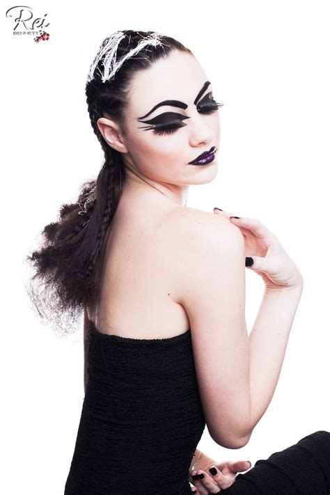 Fashion Gallery Vania Baileyvania Bailey