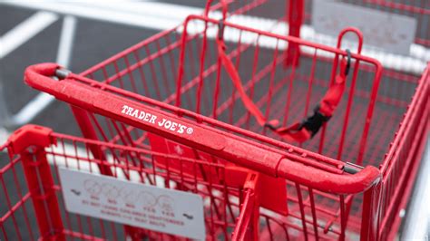 Is Trader Joe S Open Labor Day 2022