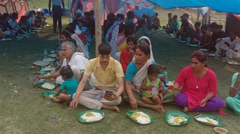 আমাৰ গাঁৱৰ সকলো ৰাইজ একলগ হৈ বিহু খানা খালো দে‌ই মজা লাগিল Youtube