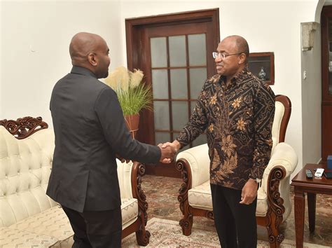 Waziri Wa Mambo Ya Ndani Ya Nchi Mhehamad Masauni Atoa Mkono Wa Pole