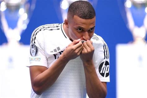 عکس؛ دو تشابه جالب از مراسم معارفه رونالدو و امباپه فوتبالی