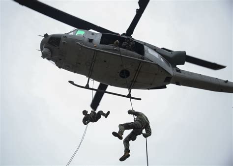 Dvids News Marines Learn To Master The Ropes During Helicopter