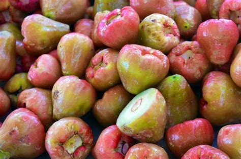 27 Tasty Hawaiian Fruits Thatll Make Your Mouth Water