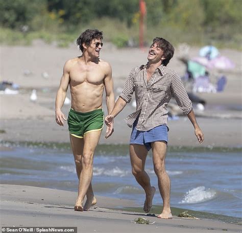 Matt Bomer And Jonathan Bailey Share A Kiss While Filming Romance Fellow Travelers Daily Mail