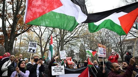 وفاة الطيار العسكري الأمريكي الذي أضرم النار في نفسه أمام سفارة إسرائيل