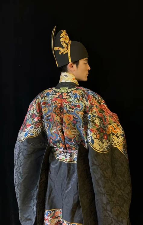 Hanfu漢服 Chinese Ming Dynasty Traditional Clothing Hanfu Crown