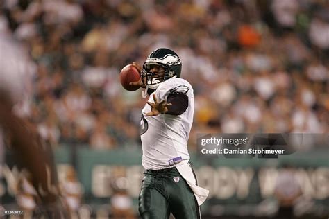 Philadelphia Eagles Qb Donovan Mcnabb In Action Making Pass Vs News