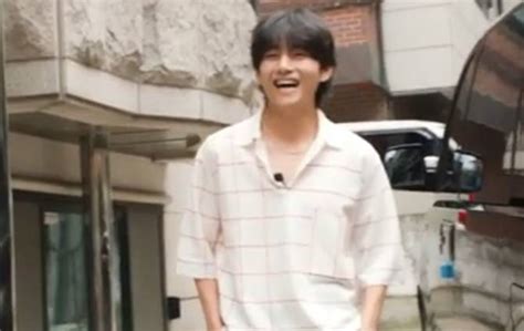 Bts Community Post 태형이 잘 지내나요🥺💜 태형이의 웃는 얼굴을 또 보고싶습니다🐻💚 태풍조심하세요🌀🙏 📷
