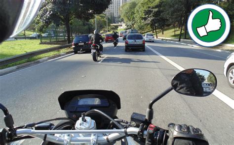 Como andar no corredor segurança UOL Carros