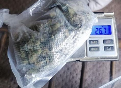 При спецоперация Униформени атакуваха дилър от Враца намериха в дома му куп наркотици