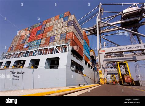 Cosco Container Ship Loading And Unloading Hi Res Stock Photography And Images Alamy