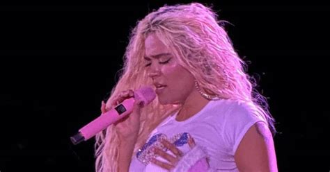 Karol G Llora En Pleno Show Tras Casi Accidentarse En Su Avión Privado