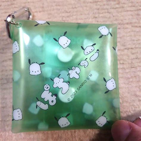 サンリオ ひらがなマルチケース カラビナつき ポチャッコ By メルカリ