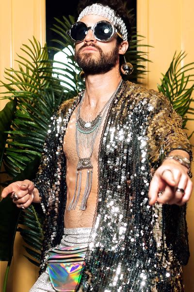 Darren Criss Looked Groovy In A 70s Inspired Get Tumbex