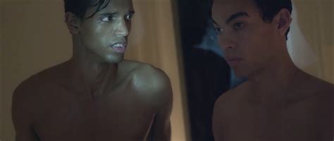 AusCAPS Davi Santos Nude In Densely Hollow