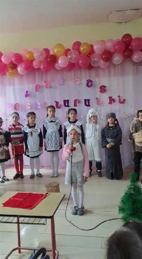 ნარდევანის საჯარო სკოლის პირველკლასელთა შთამბეჭდავი საზეიმო ღონისძიება ეტალონი