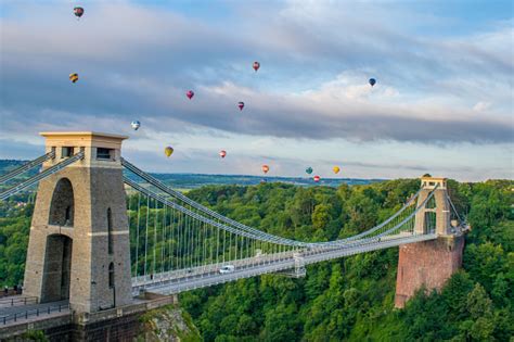 브리스톨 풍선 축제에서 뜨거운 공기 풍선 비행 클리프 턴 현수교 과거 Bristol International Balloon