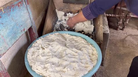 La Forma De Moler Maíz En Guatemala La Forma De Moler Maíz En