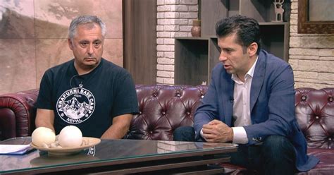 ЧОВЕЩИНКА Щракнаха Татко Петко да сърба чорбица с млада мацка СНИМКА Информационна агенция ПИК