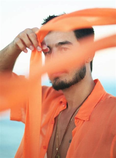 Tiago Iorc anuncia volta aos palcos em nova turnê pela Europa