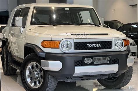 فروش تویوتا اف جی کروز کارکرد ۱۳۳هزار کیلومتر بدنه بدون رنگ اتوماتیک فول