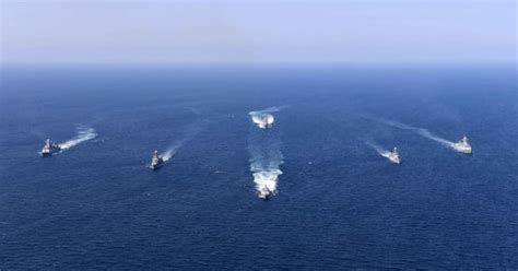 정부 욱일기 논란에도 日관함식 참가키로…한일관계 개선 의지