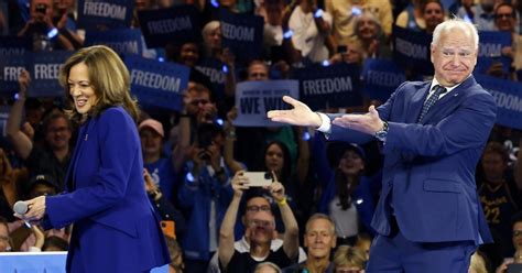 해리스 남편 “아내는 유쾌한 전사”…의붓자녀들도 전대 참석