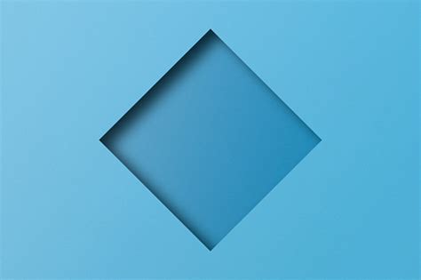 구멍으로 자른 하늘색 종이 정사각형 모양에는 빛과 그림자가 쌓여 있습니다 0명에 대한 스톡 사진 및 기타 이미지 0명 개념