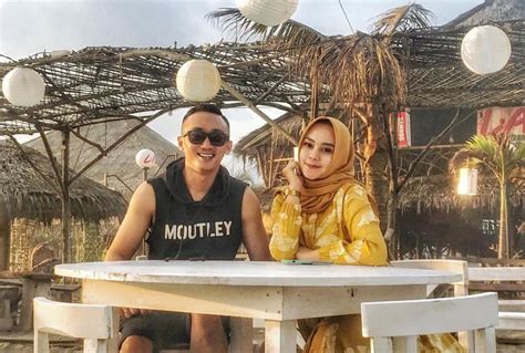 10 Momen Mesra Angga And Istri Sepupu Risa Saraswati Yang Berkarisma