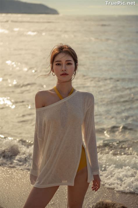 Kim Moon Hee Korean Fashion Model Golden Sundance Monokini