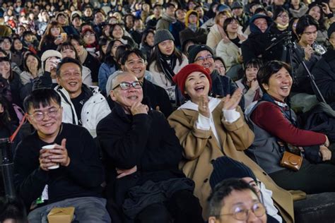 《愛情萬歲》30年後重現！蔡明亮、李康生、楊貴媚現身 影迷千人席地而坐