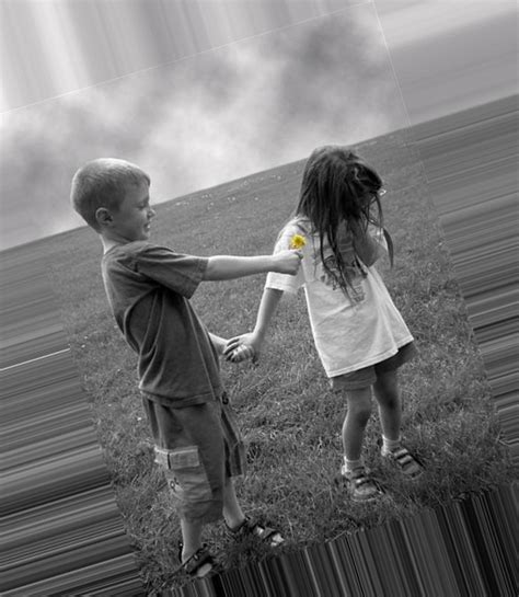 Мальчик дарит девочке цветы картинки картинки и