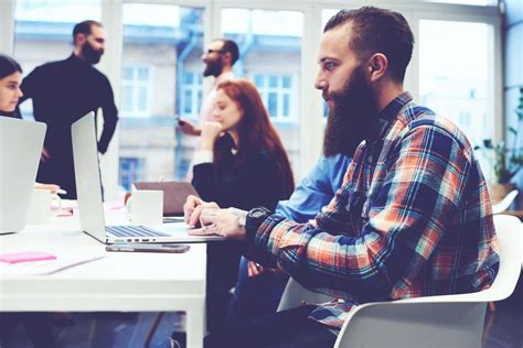 4 Ways To Handle A Job You Cant Stand That Are Better Than Quitting