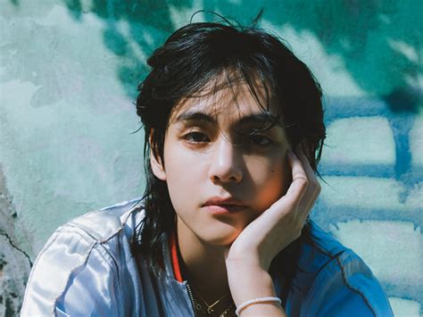 V Bts Rilis 2 Lagu Dari Album Solo Layover Dan Mv Rainy Days