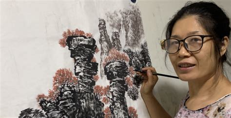 生活与梦想 重庆50岁家政大姐的画家梦 腾讯新闻