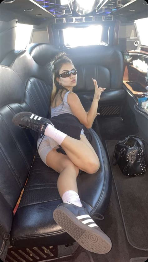 Pin By Lola On Tara Yummy Goth Fits Cool Fits Poses For Pictures